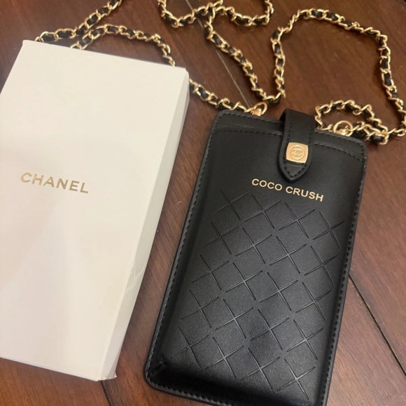 CHANEL | Cell Phones & Accessories | Chanel Coco Crush Black W Gold ...